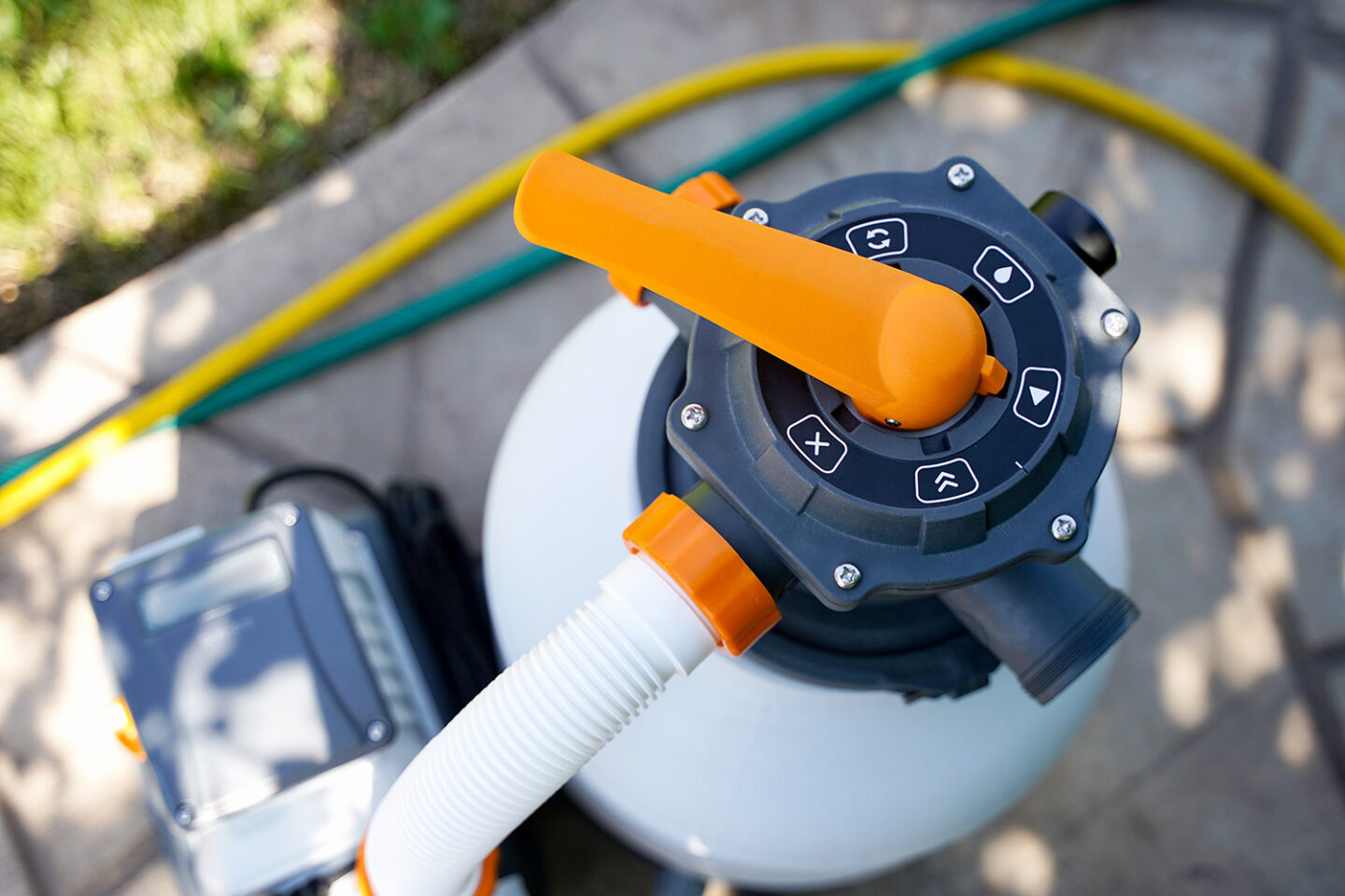 Comment changer le filtre à sable de votre piscine ? - L'Eau Bien-Être