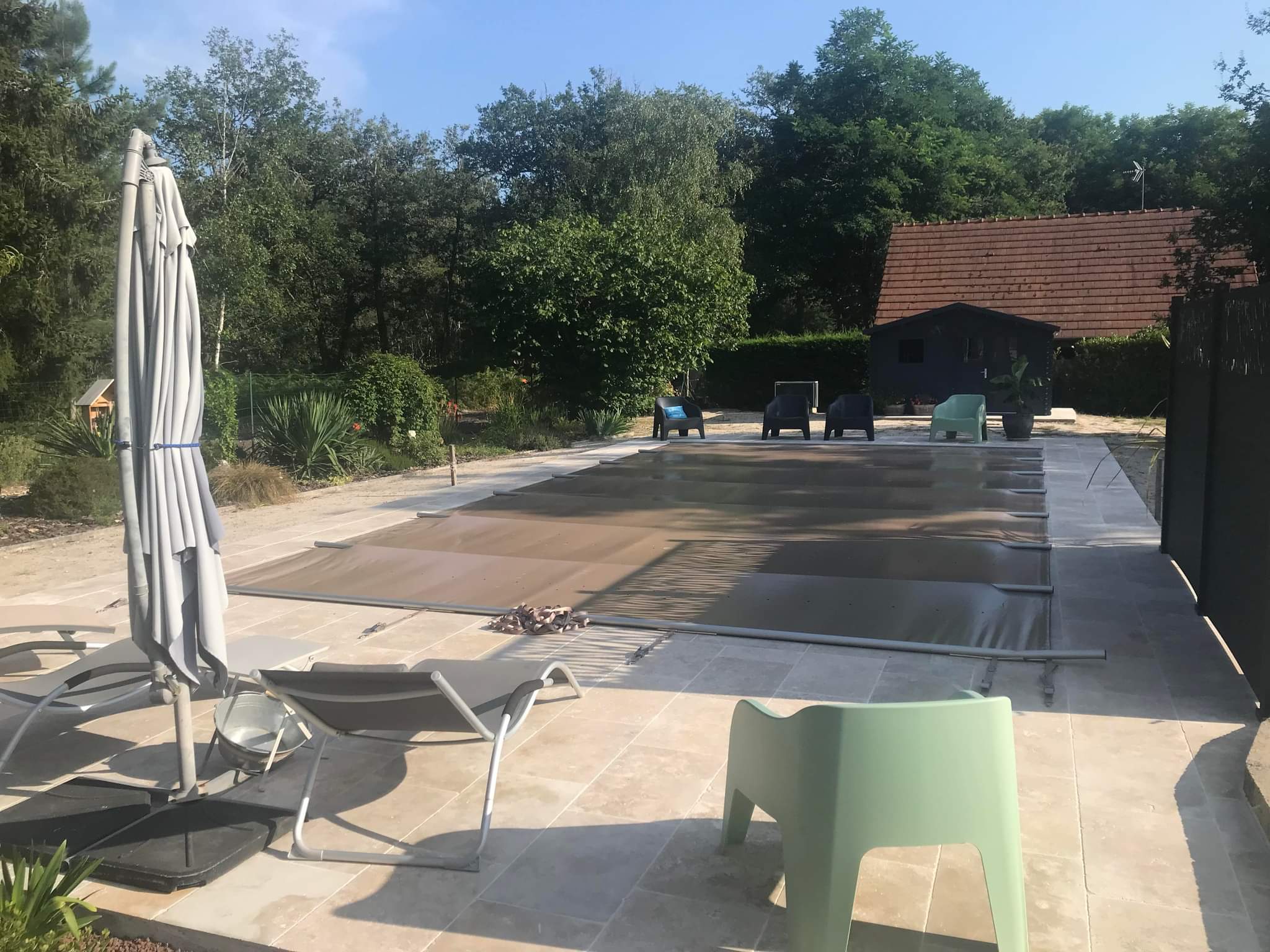 Piscine enterrée avec terrasse en carrelage - NEVBAT CENTREPISCINE - L ...